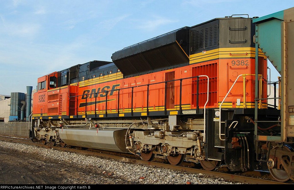 BNSF 9382